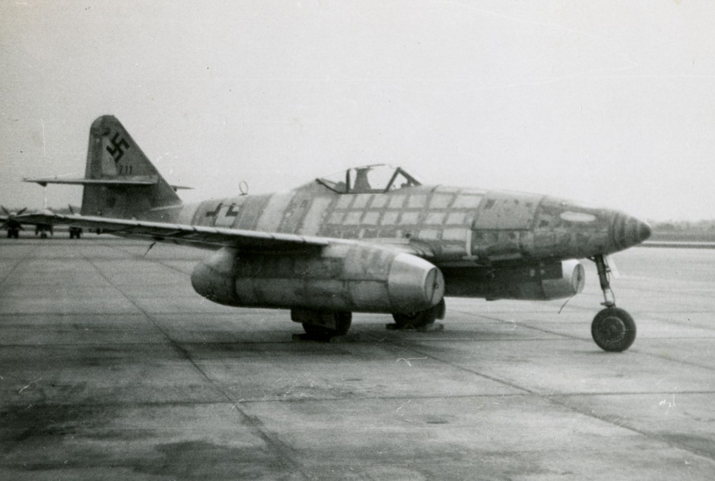 ME-262A-1 W/N 111711 "Old 711" in detail / Luftwaffe Library / Forums - Axis and Allies Paintworks